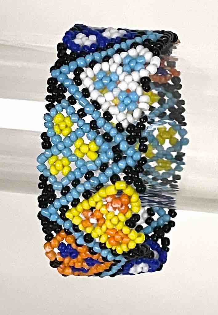 Small bead wide woven floral design beaded bracelet - Togo — Niger Bend