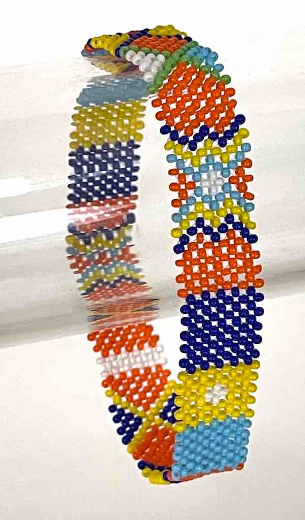 Very small bead woven geometric design beaded bracelet - Togo — Niger Bend